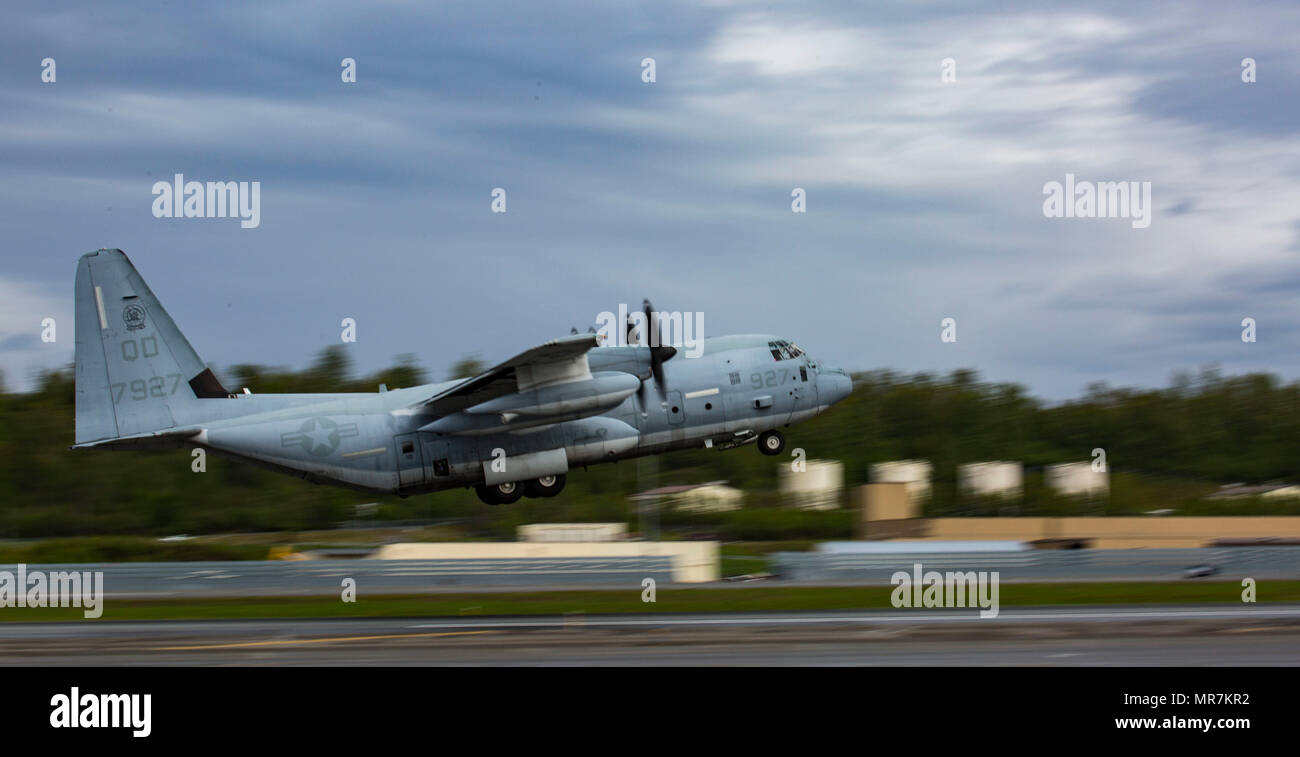 Marine Aerial Refueler Transport Squadron (VMGR) 152 conducts flight ...