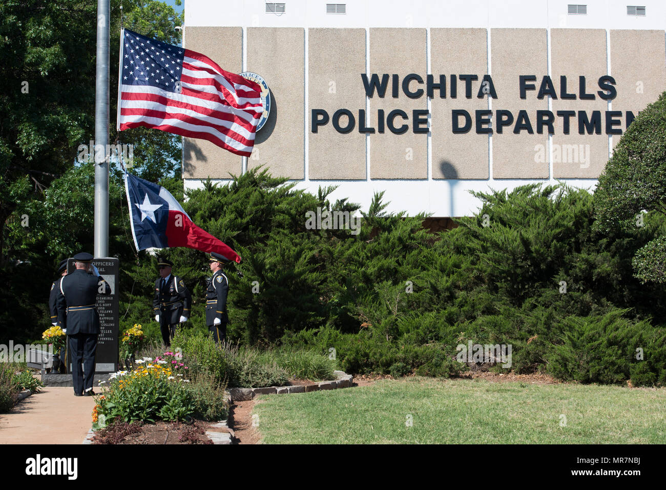 Law enforcement officers from the Wichita Falls, Texas, Police ...