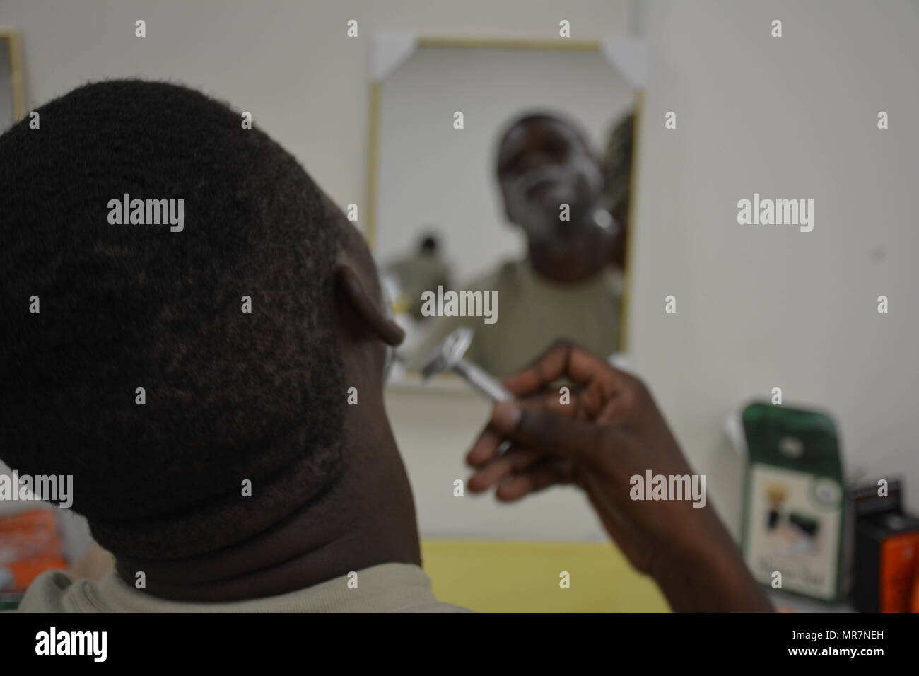 Skills to shave hi-res stock photography and images - Alamy