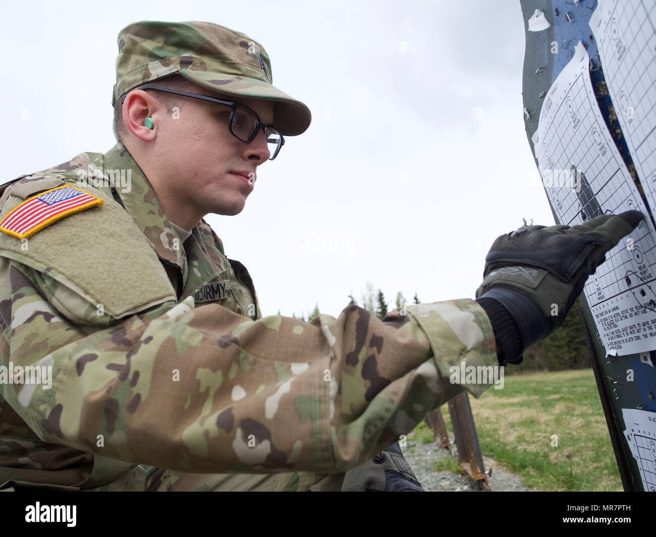 Alaska Army National Guard Sgt. Daen Musick, a retransmission team ...