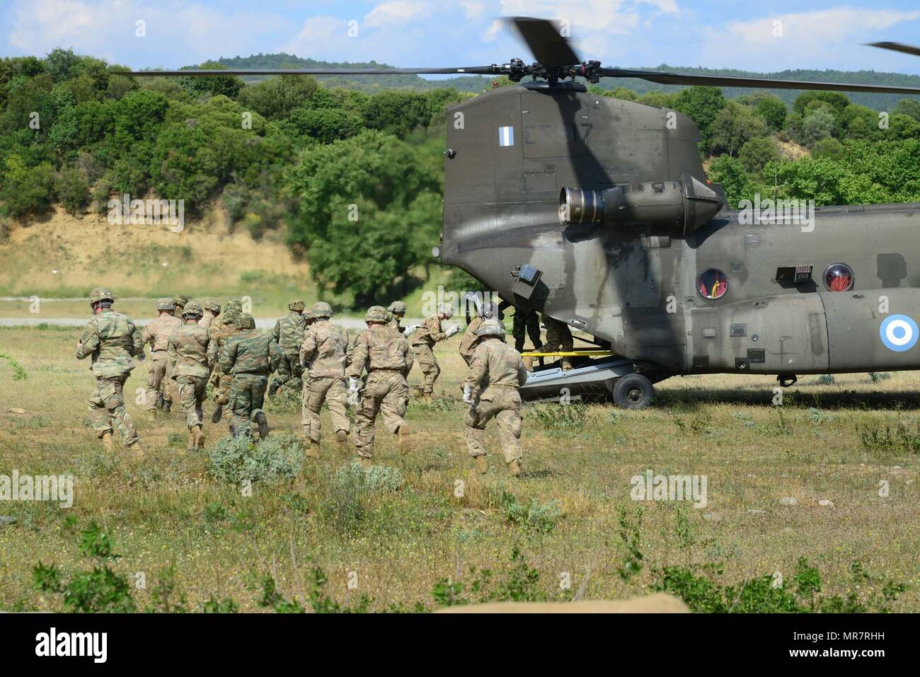 Paratroopers from 1st Battalion, 503rd Infantry Regiment, 173rd ...