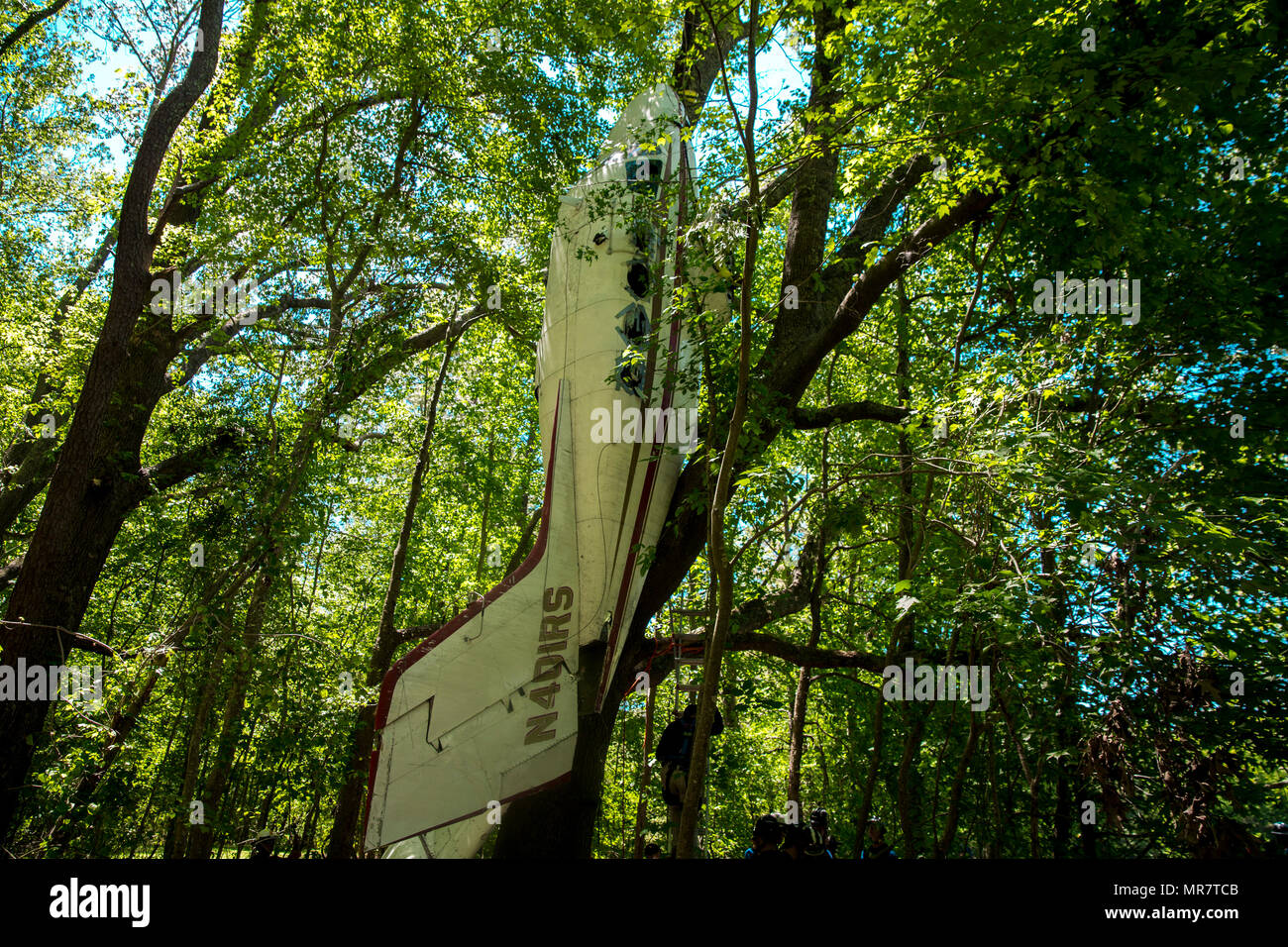 NAVAL SUPPORT FACILITY INDIAN HEAD, Md. – Marines and Sailors with ...