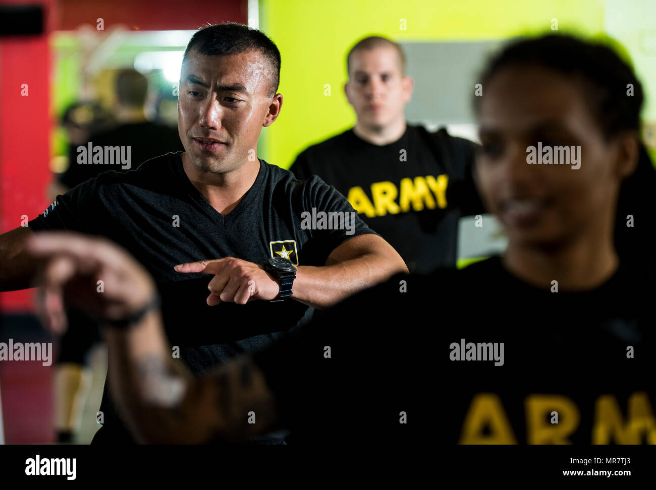 U.S. Army Reserve Soldiers from the 200th Military Police Command ...