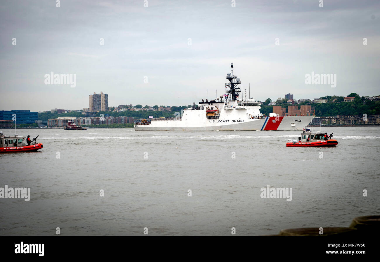 150524-N-YL073-001 NEW YORK (May 24, 2017) U.S. Coast Guard cutter ...
