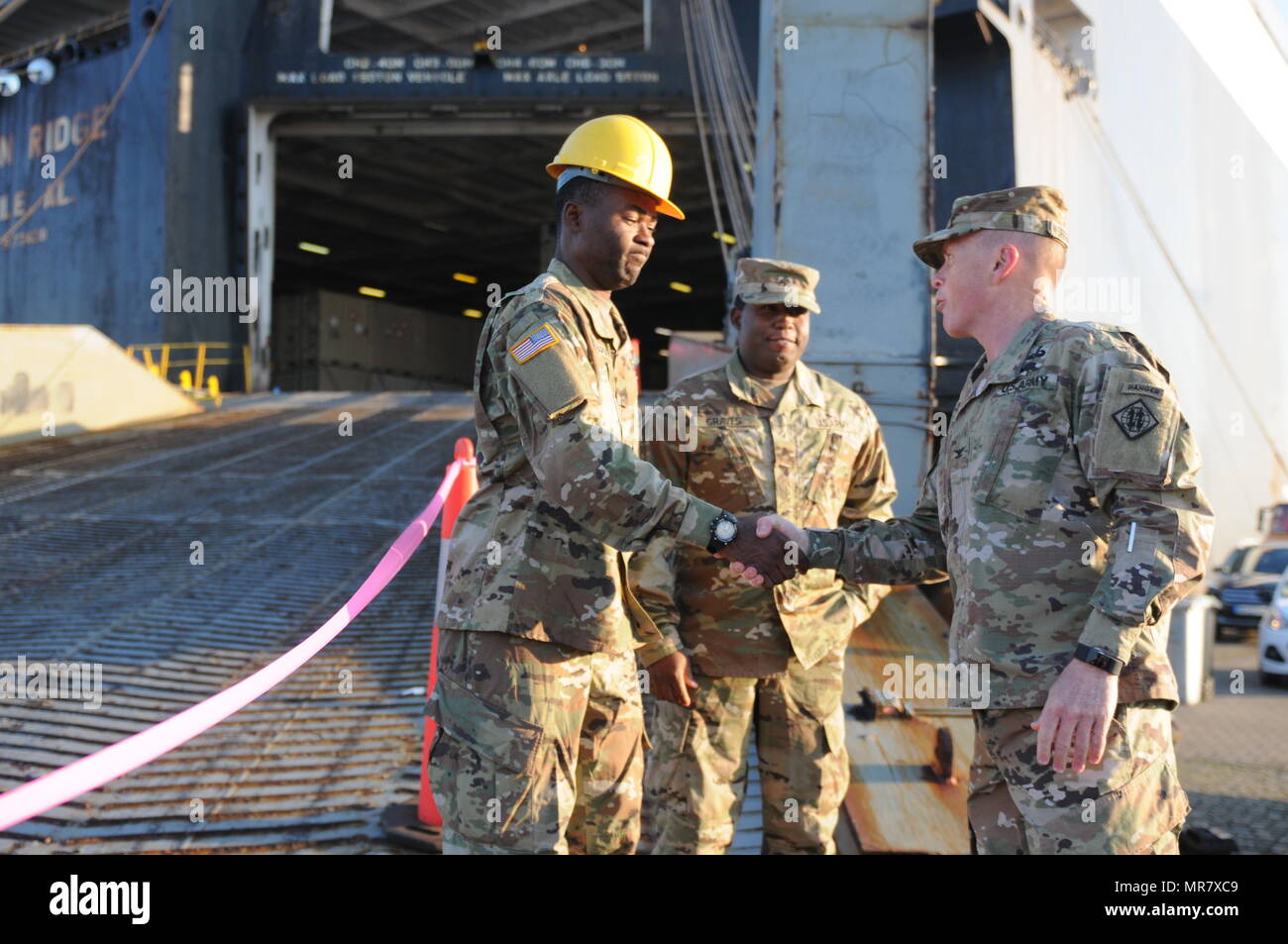 86th expeditionary signal battalion hi-res stock photography and images ...