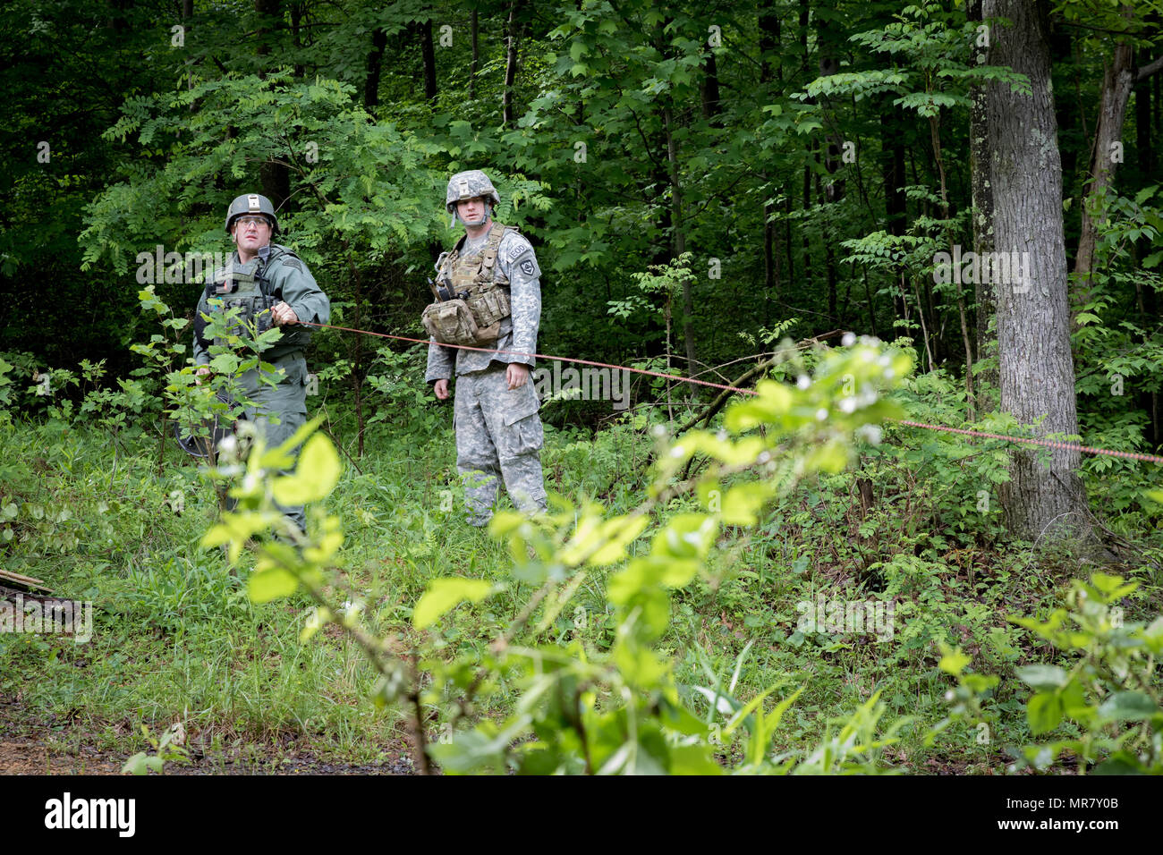 Soldiers of the 753rd Explosive Ordnance Disposal (EOD) of Kingwood, W ...