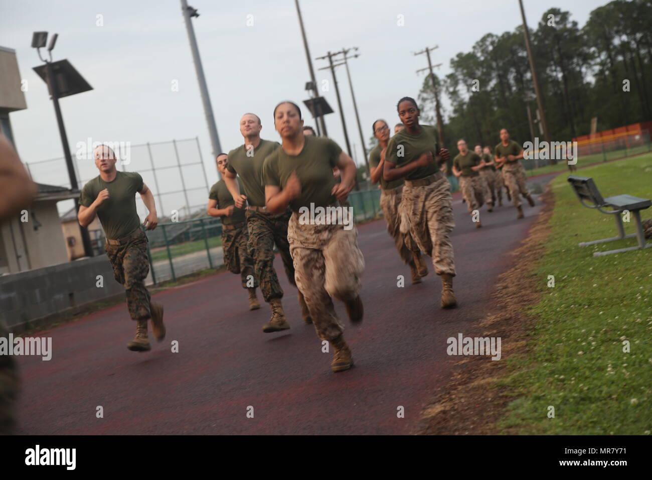 U.S. Marine Corps Recruits with Oscar Company, 4th Battalion and Golf ...