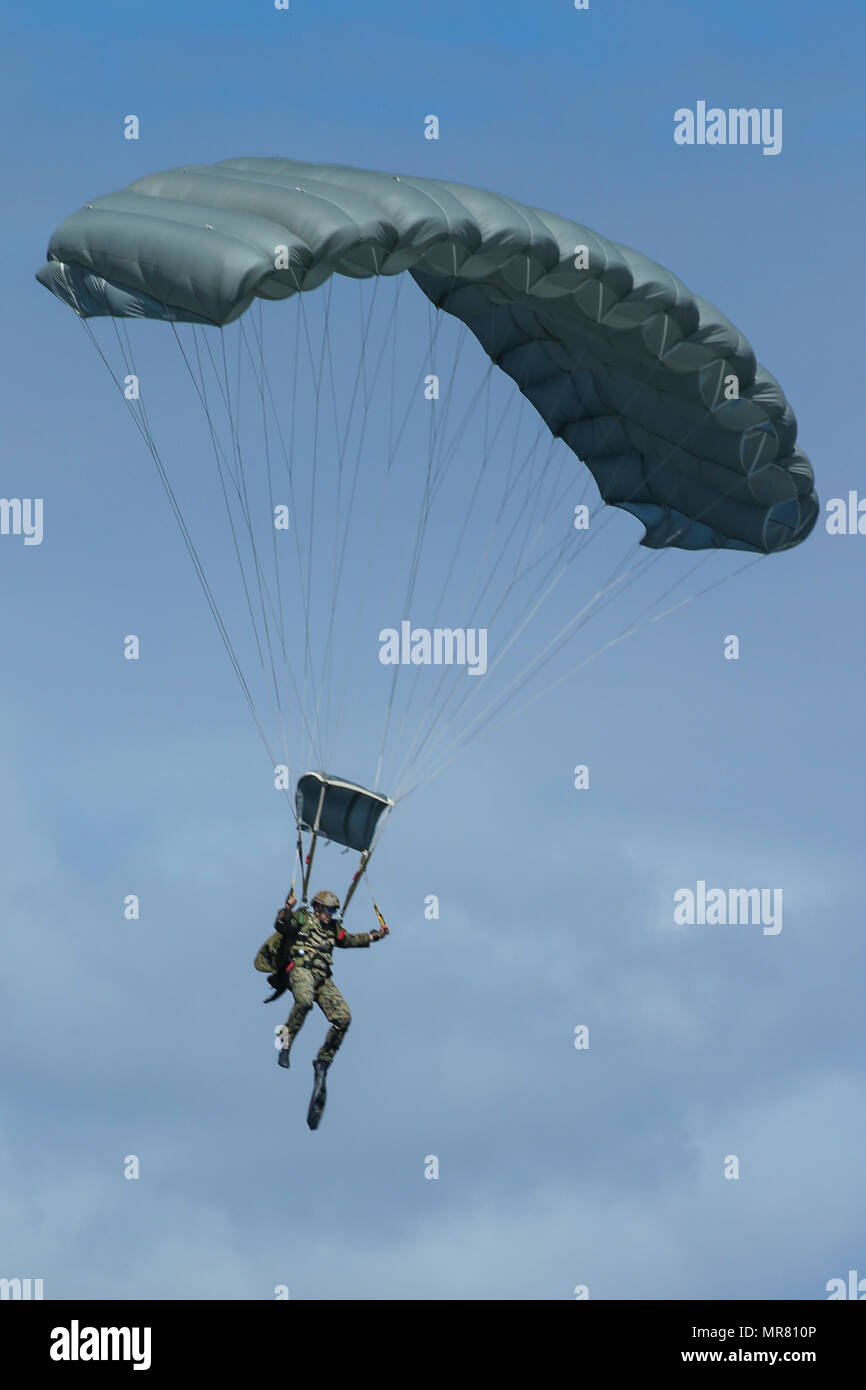 Marines with 1st Amphibious Reconnaissance Battalion (1st Amphib Recon ...