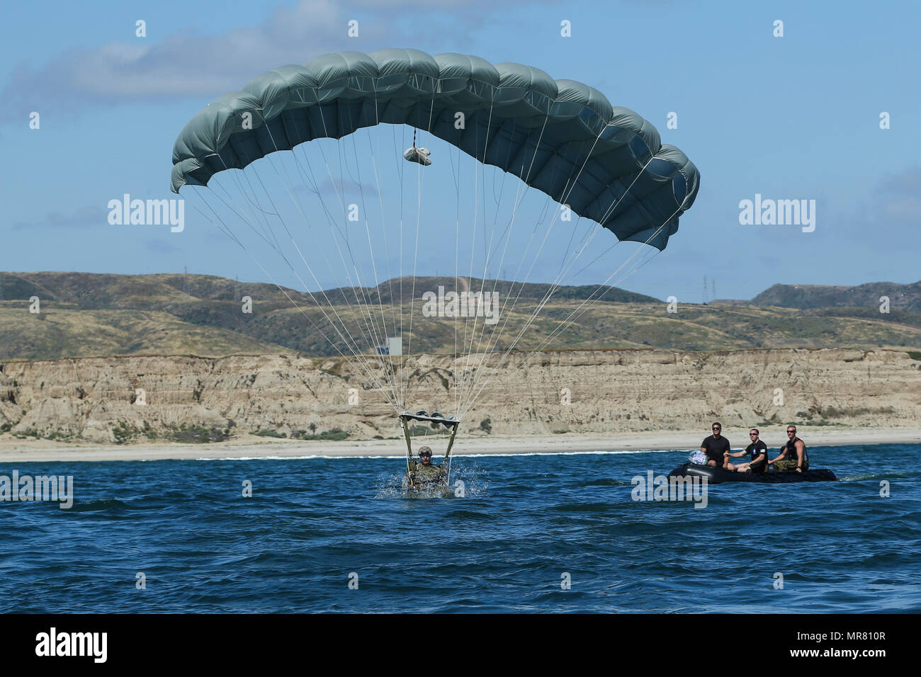 Marines with 1st Amphibious Reconnaissance Battalion (1st Amphib Recon ...