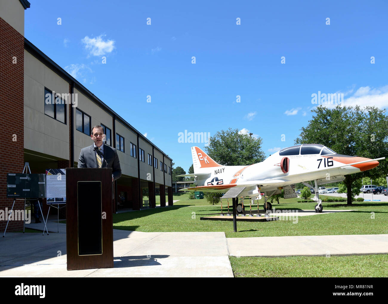 170525-N-CH038-313 MERIDIAN, Miss. (May 25, 2017) John Kliem, executive ...