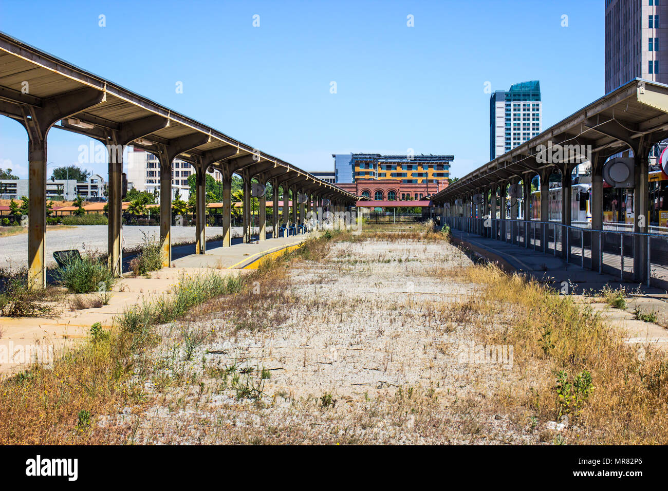 Loading platforms hi-res stock photography and images - Alamy