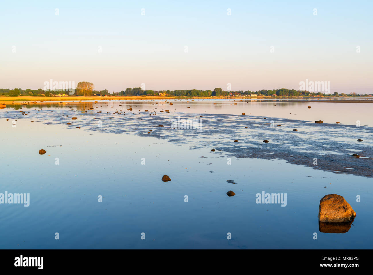Shallow beach hi-res stock photography and images - Alamy