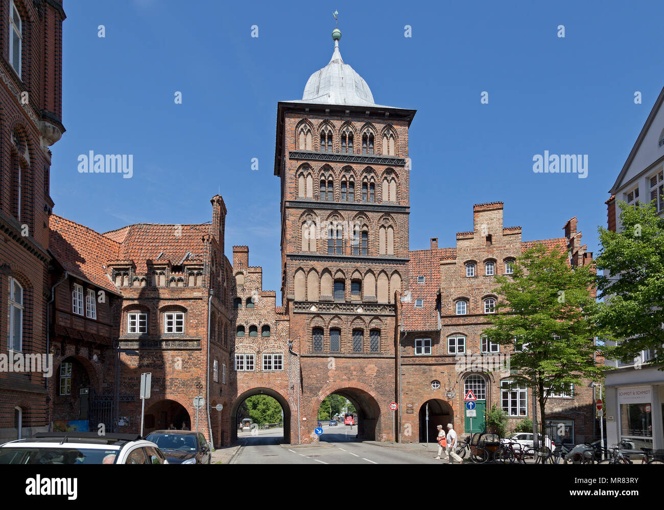 Burgtor hi-res stock photography and images - Alamy
