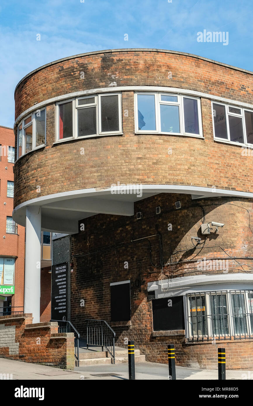 Old leeds station architecture hi-res stock photography and images - Alamy