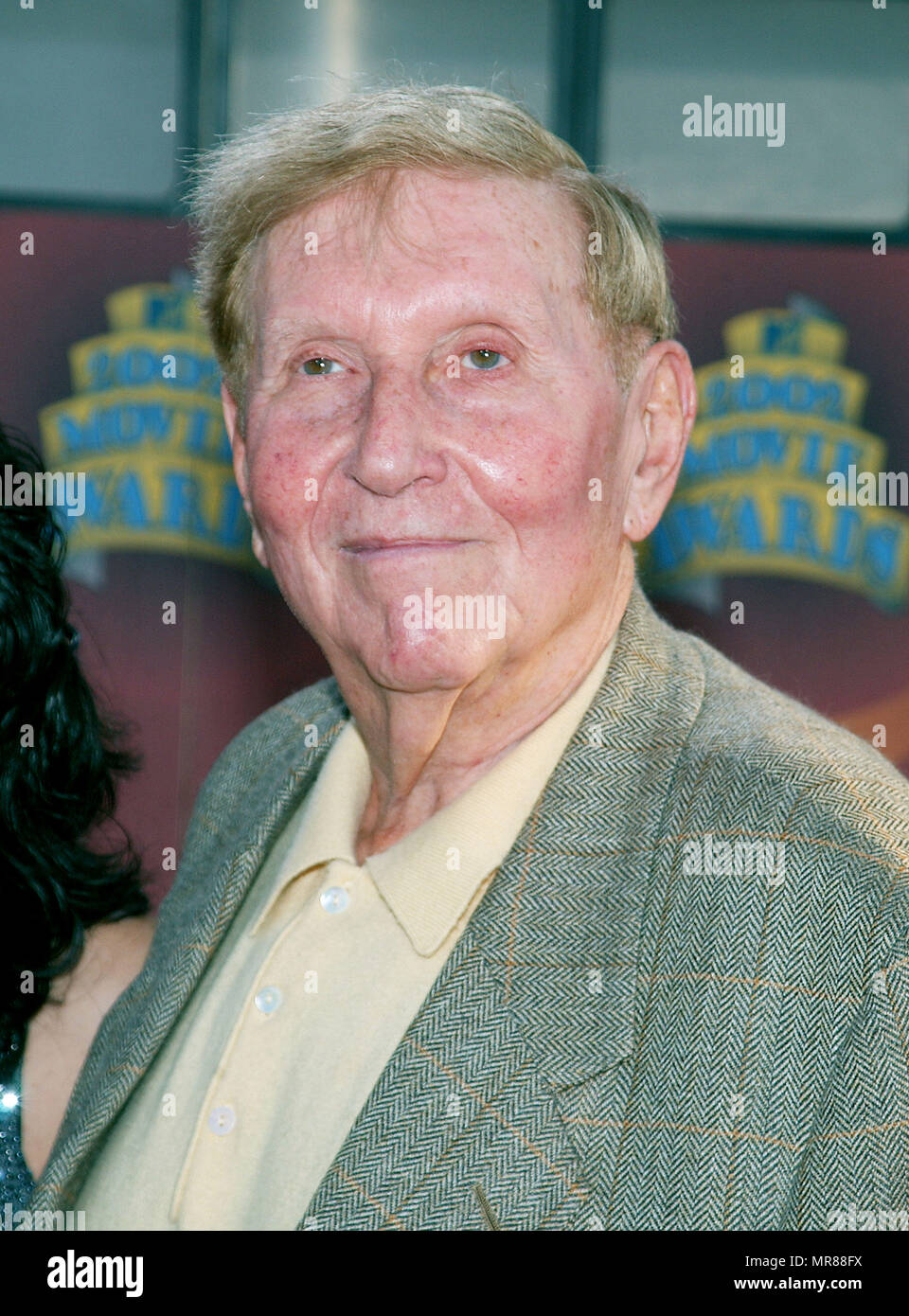 Sumner Redstone arrives at the 2002 MTV movie Awards at the Shrine ...