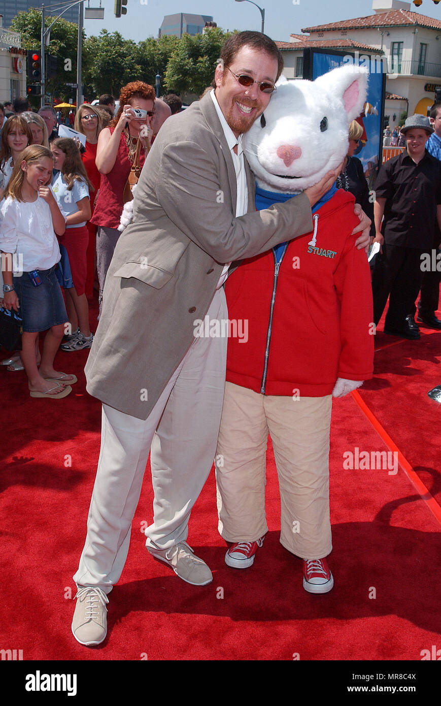 Rob Minkoff arriving at the premiere of Stuart Little 2 at the Westwood ...