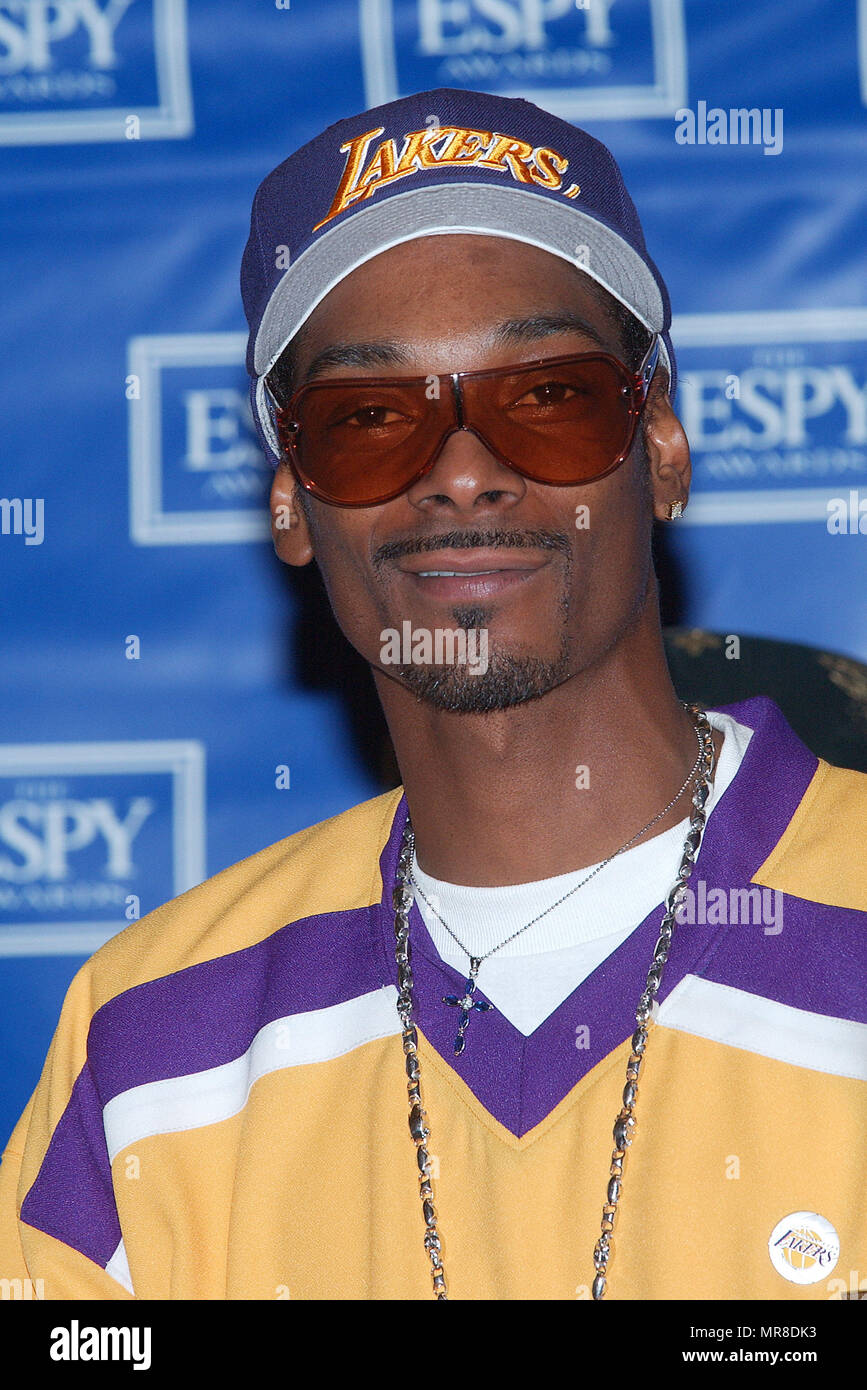 Snoop Doggy Dog posing in the press room at the 10th Annual ESPY Awards ...