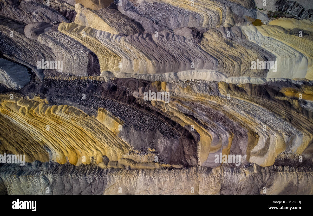 Sandstone quarry quarrying stone hi-res stock photography and images ...