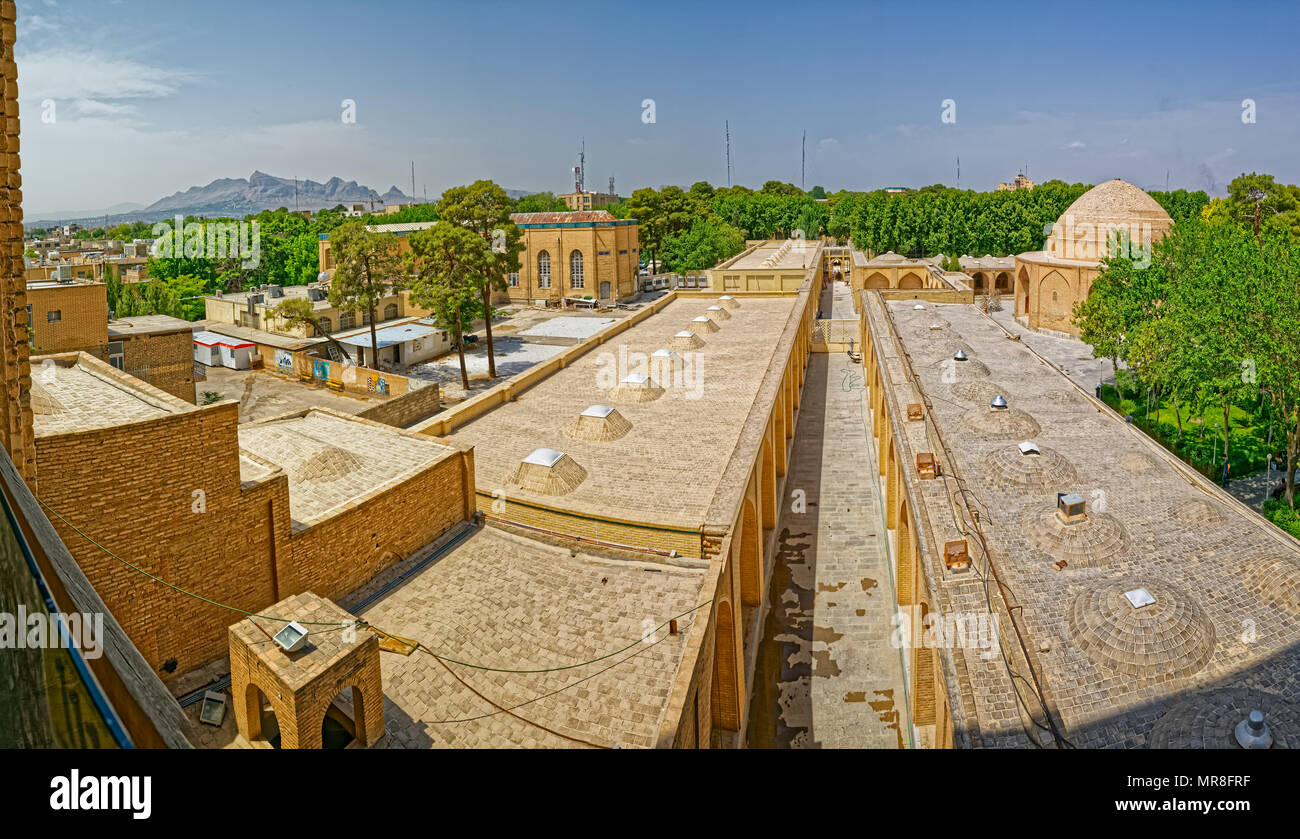 Isfahan mountain in distance Stock Photo - Alamy