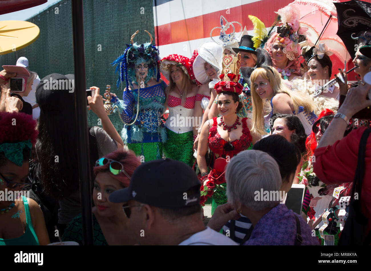 Mermaid makeup hi-res stock photography and images - Alamy