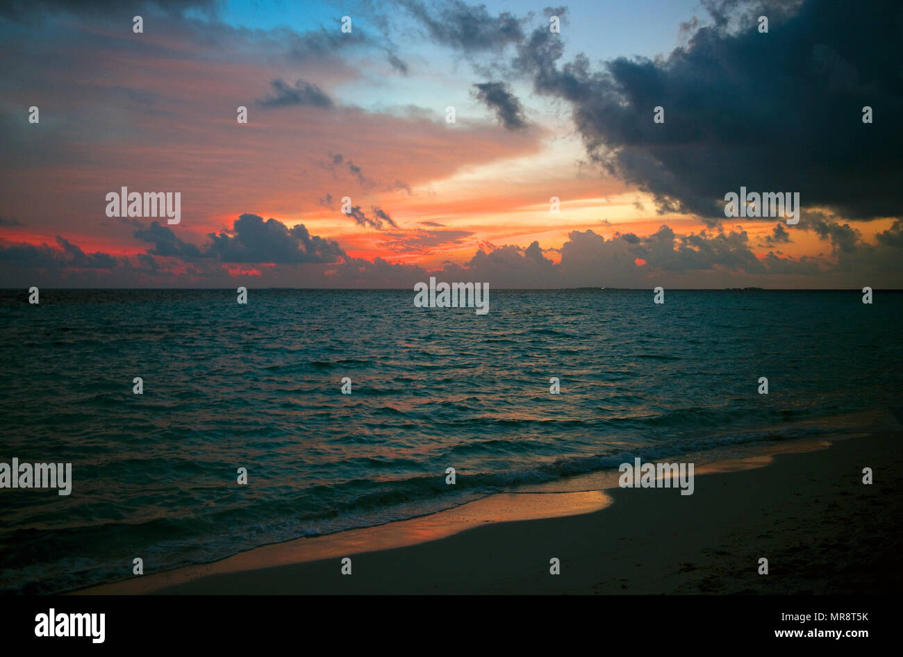 Sonnenuntergang malediven hi-res stock photography and images - Alamy