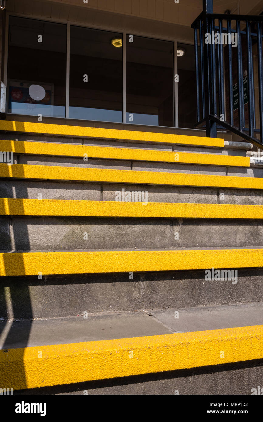 Safety, yellow, staircase Stock Photo - Alamy