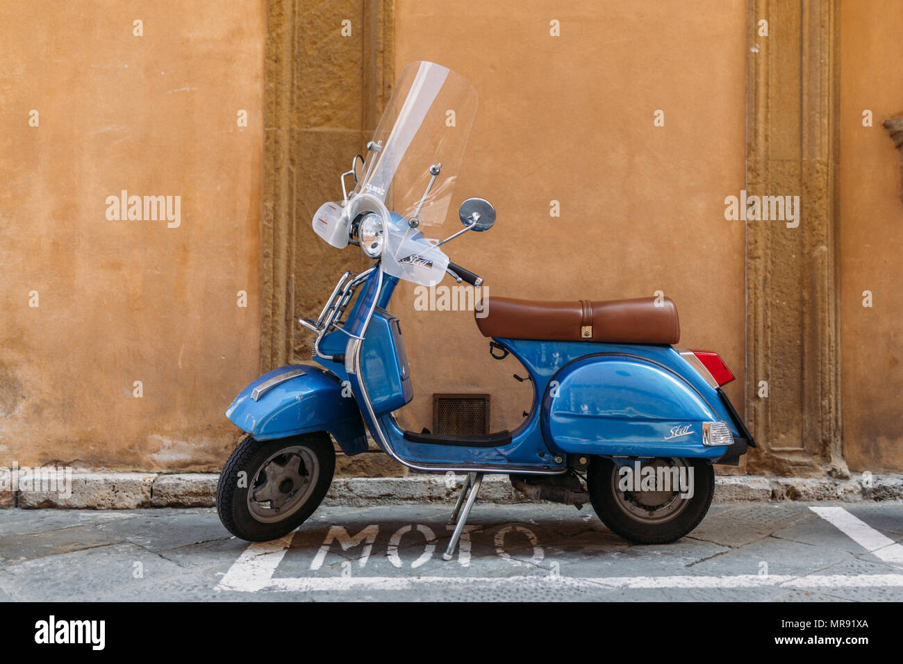 Scooter siena hi-res stock photography and images - Alamy