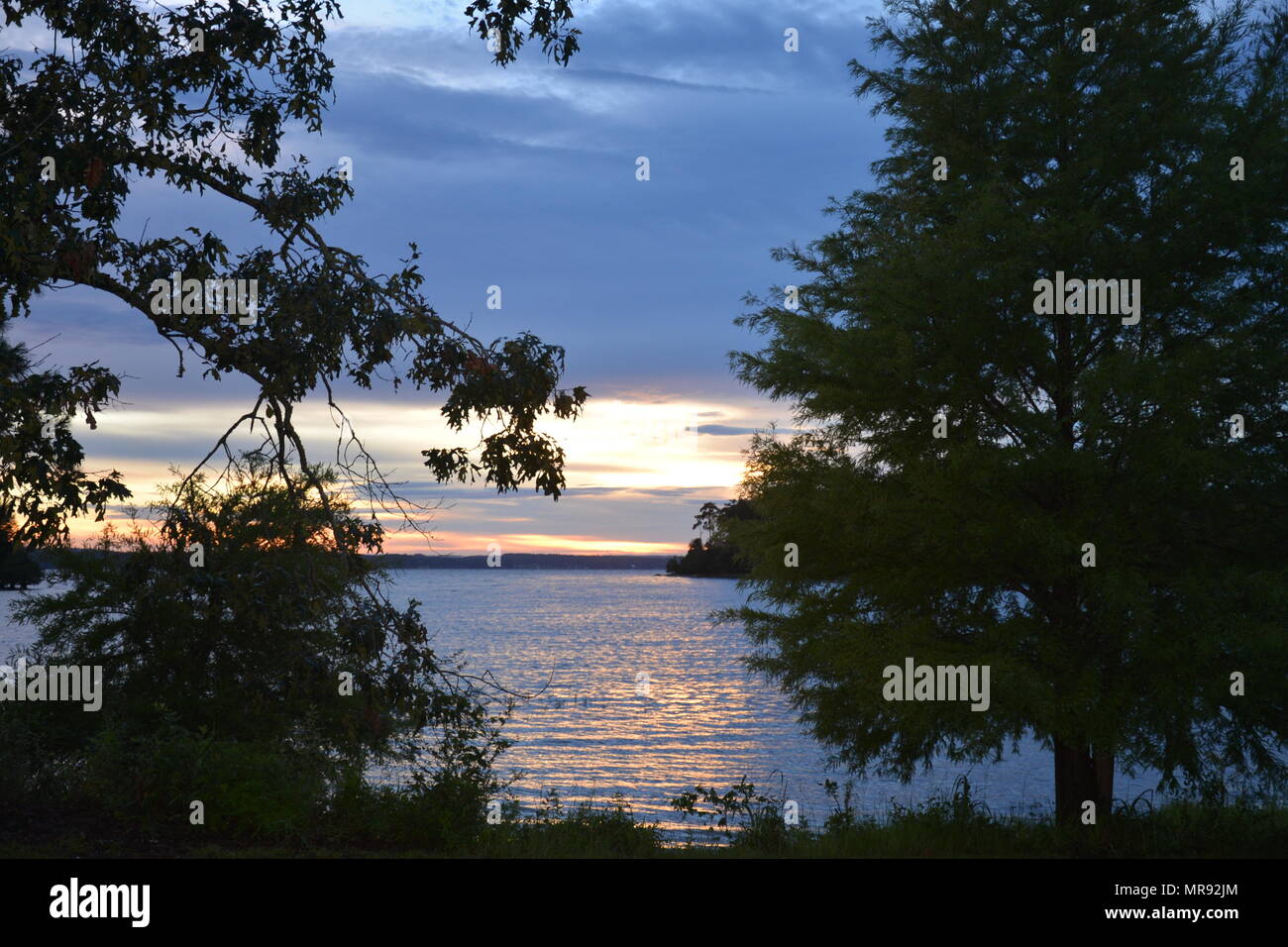 Romantic sunsets hi-res stock photography and images - Alamy