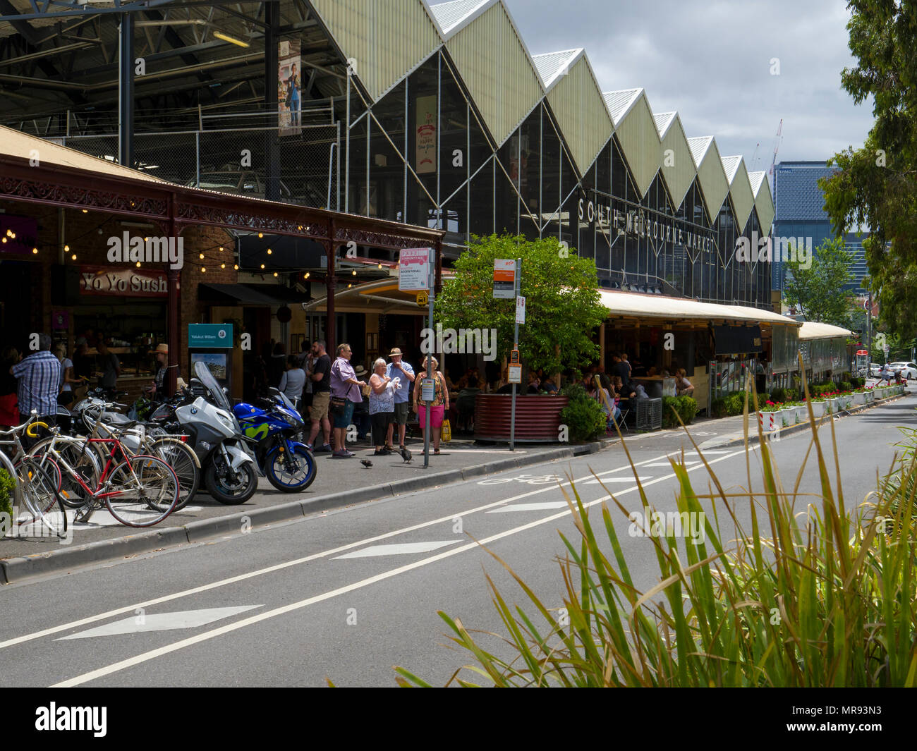 Melbourne bus stop hi-res stock photography and images - Alamy