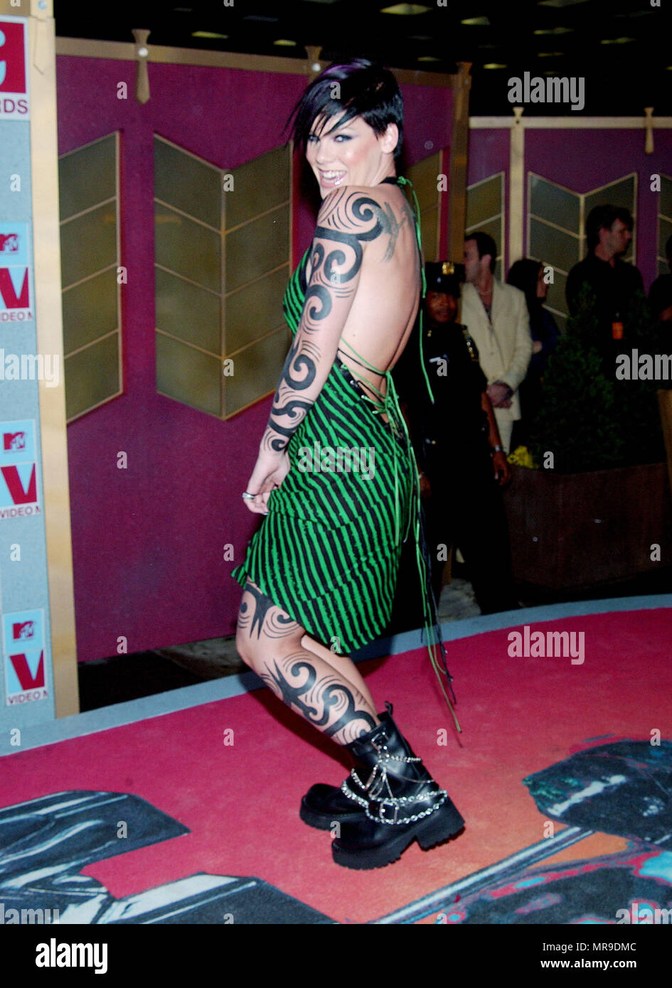 Pink arriving at the 2002 MTV Video Music Awards at the Radio City ...