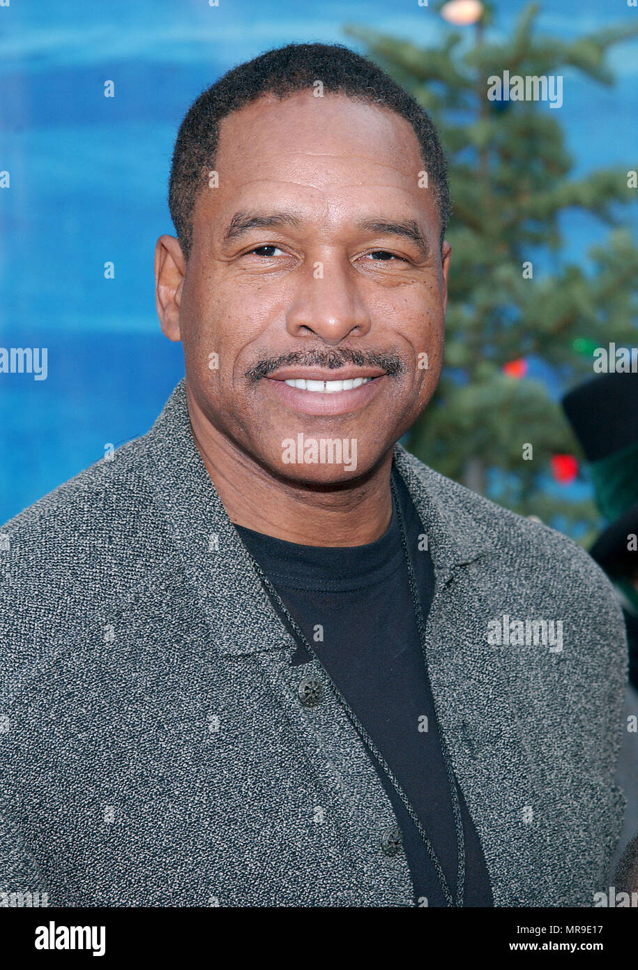 Dave Winfield arriving at the Santa Clause 2 premiere at the El Captain ...