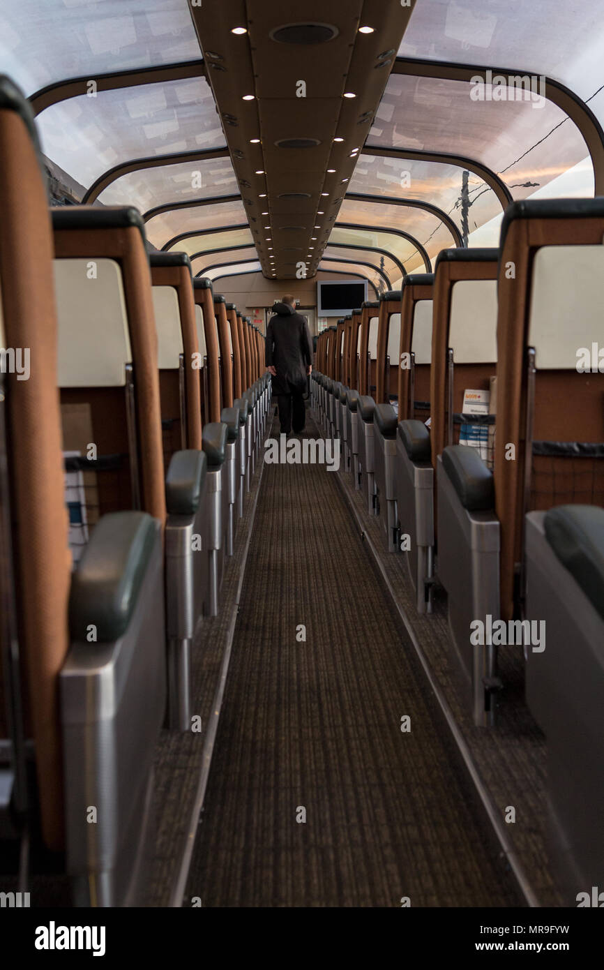 Via rail train hi-res stock photography and images - Alamy