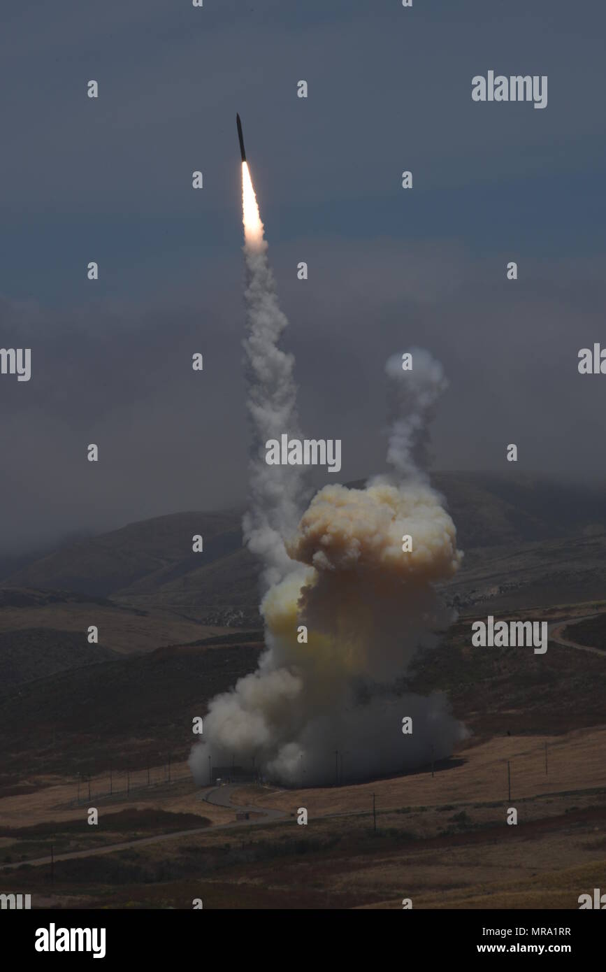 Space based ballistic missile interceptor hi-res stock photography and ...