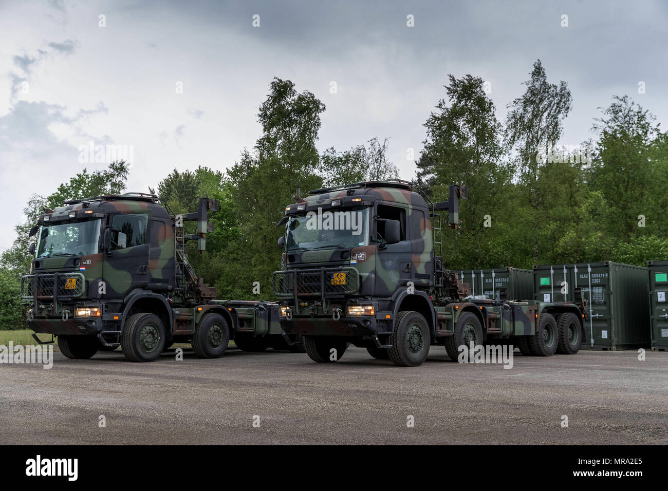 Dutch Marines in cooperation of MOVECON units load their equipment on ...