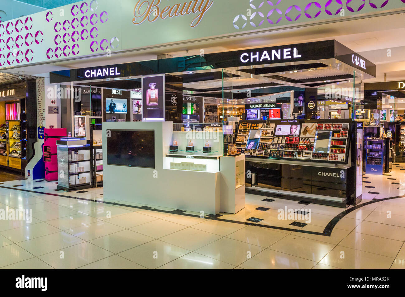 Chanel store sign hi-res stock photography and images - Alamy