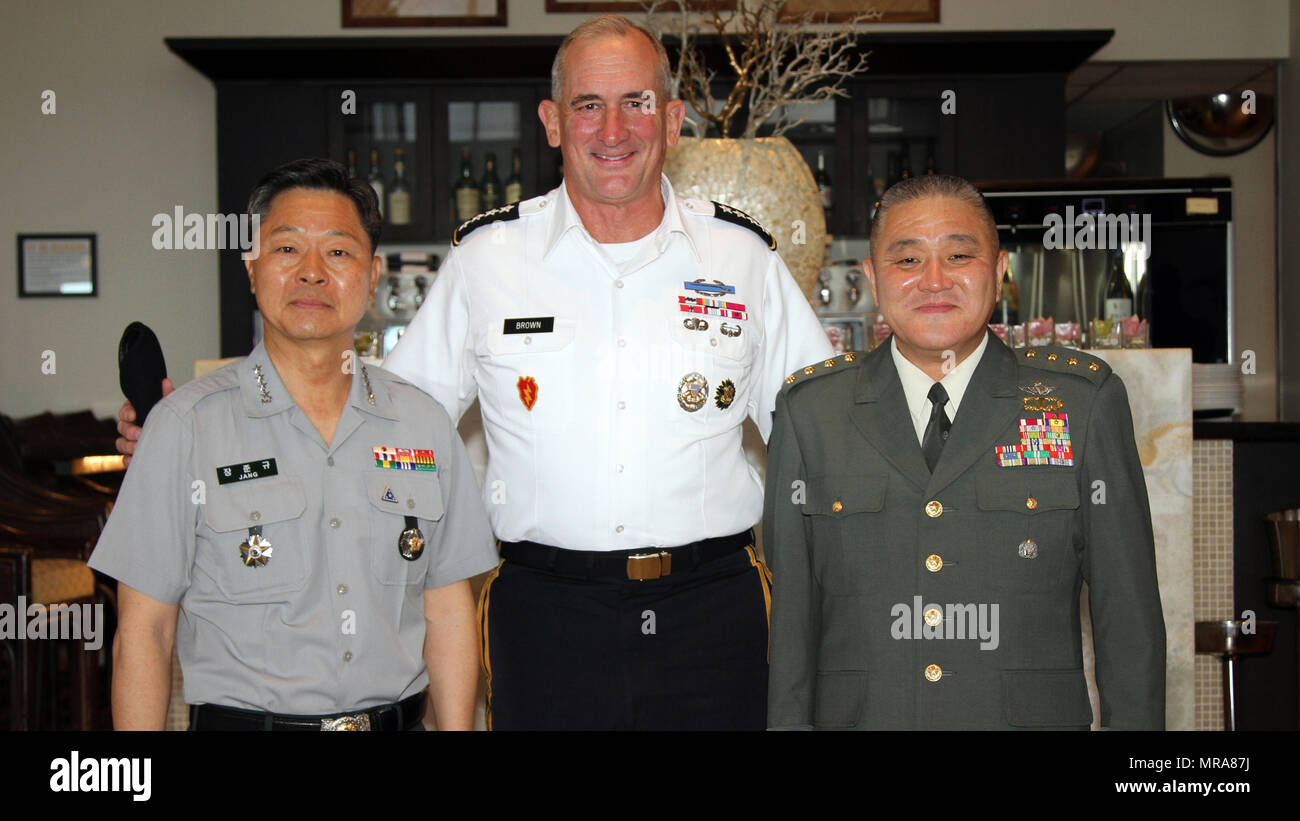 Gen. Robert B. Brown (center), Commanding General, U.S. Army Pacific ...