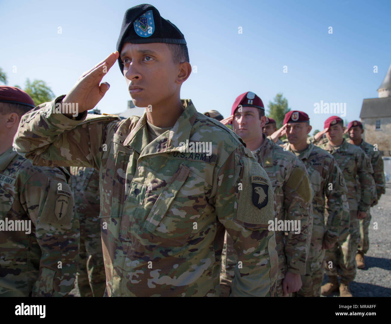 Soldiers playing taps hi-res stock photography and images - Alamy