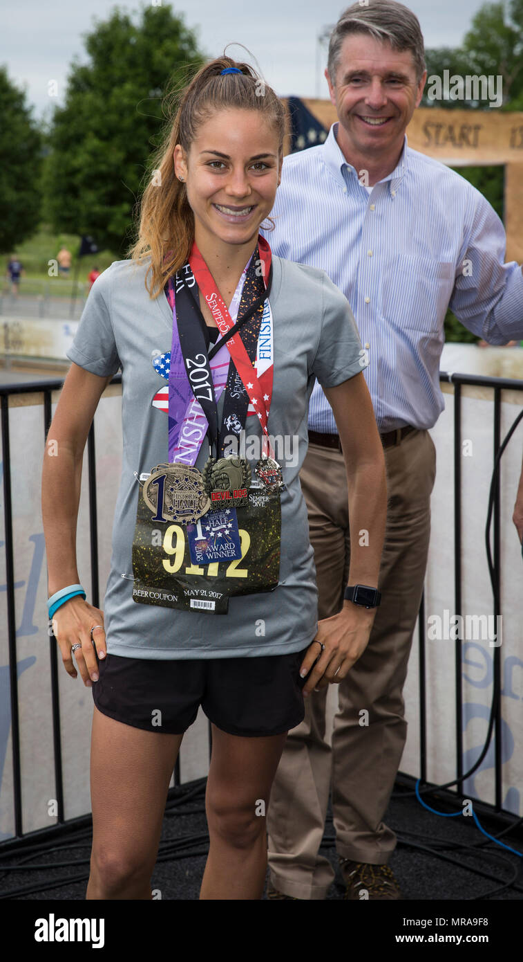 Stefanie Shimansky poses with her medals for the Semper 5ive, Historic ...