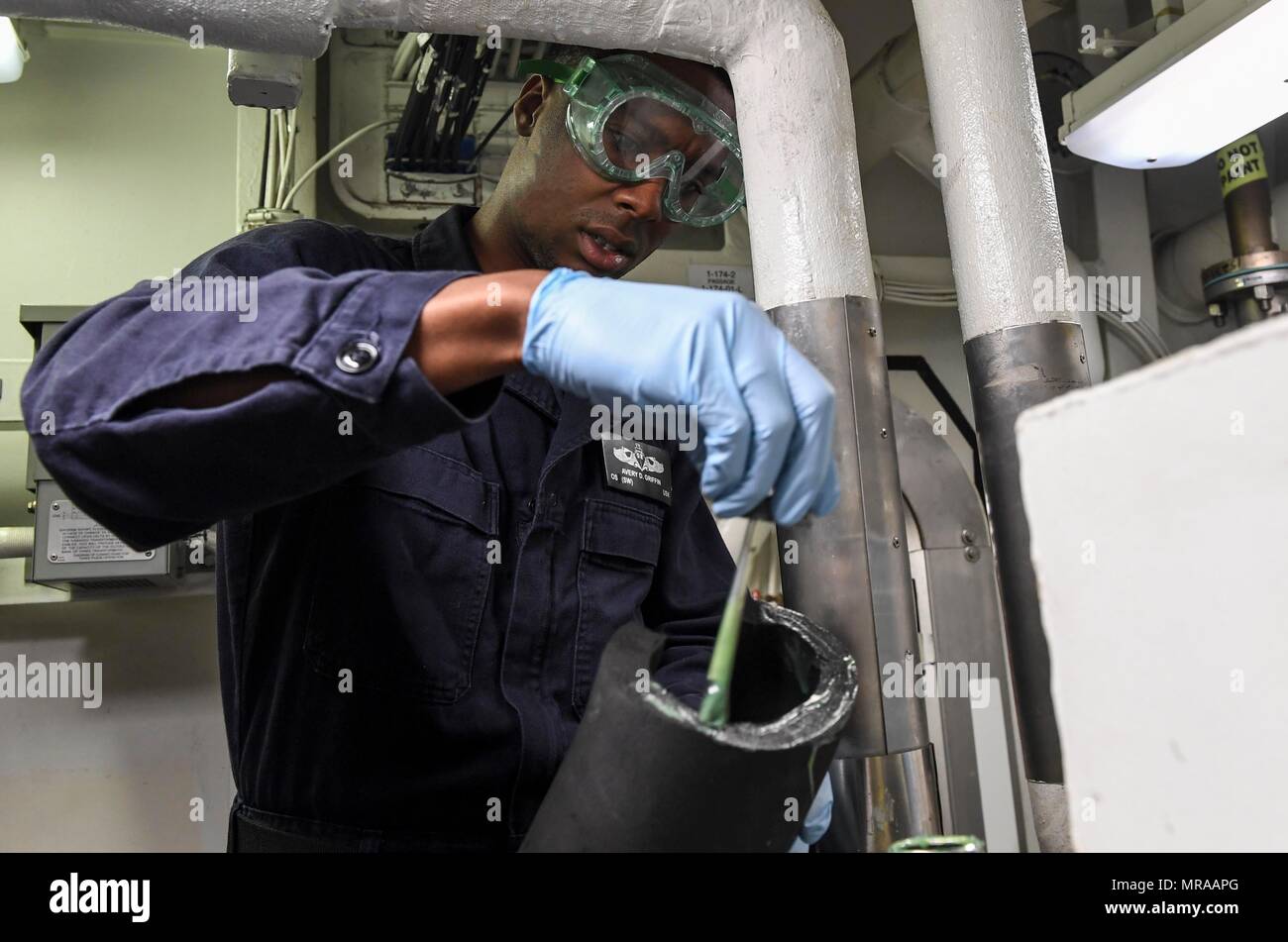 170531-N-RM689-055 WESTERN PACIFIC (May 31, 2017) Operations Specialist ...