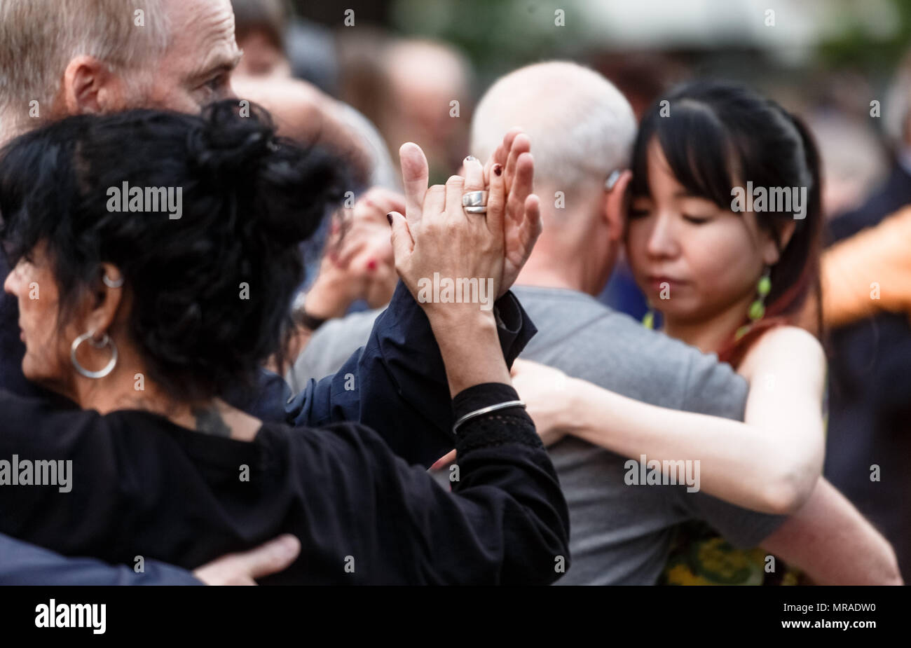 25 May 2018, Germany, Hamburg: On occasion of an Argentinian national ...