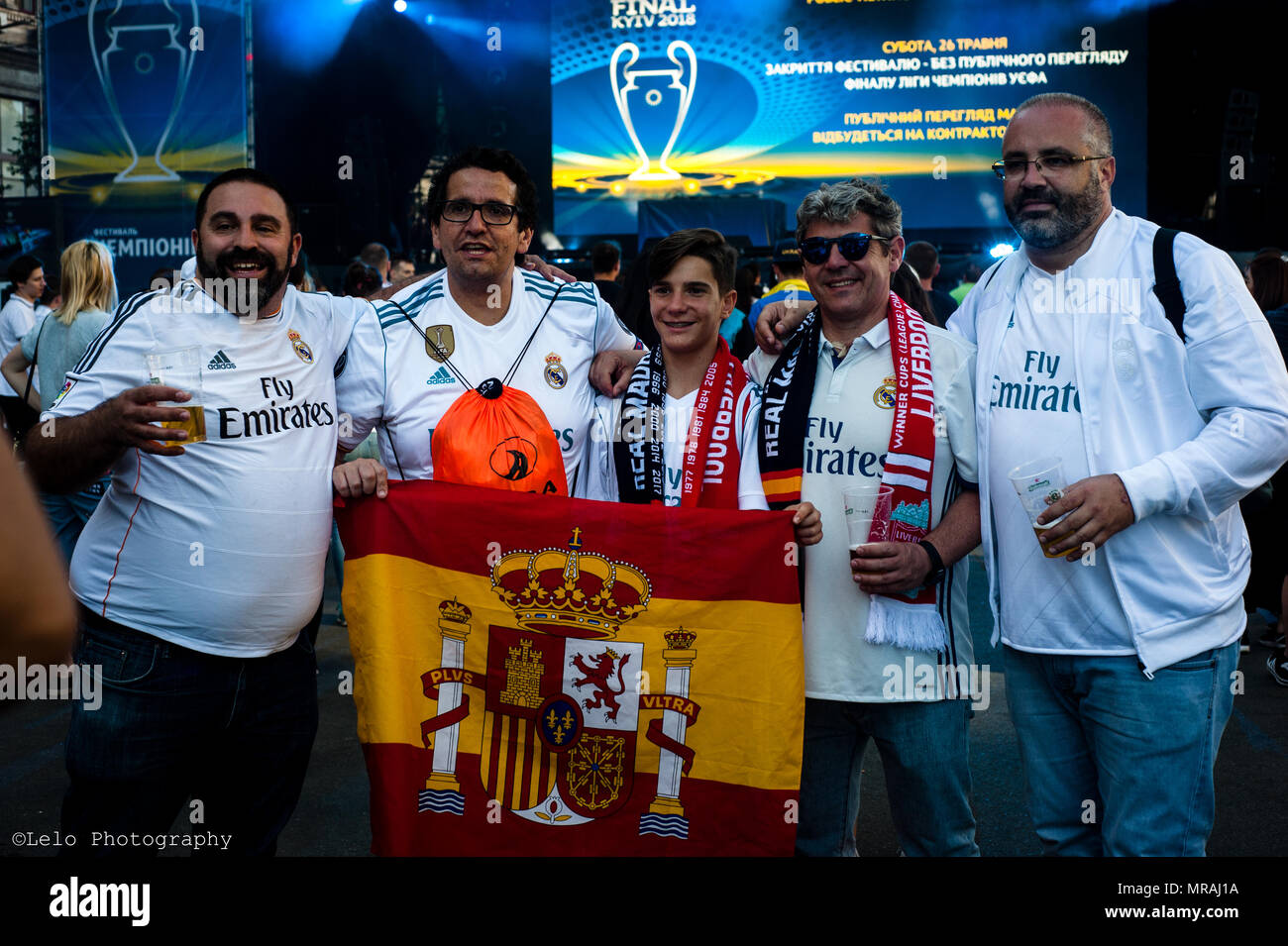 Real madrid fans hi-res stock photography and images - Alamy