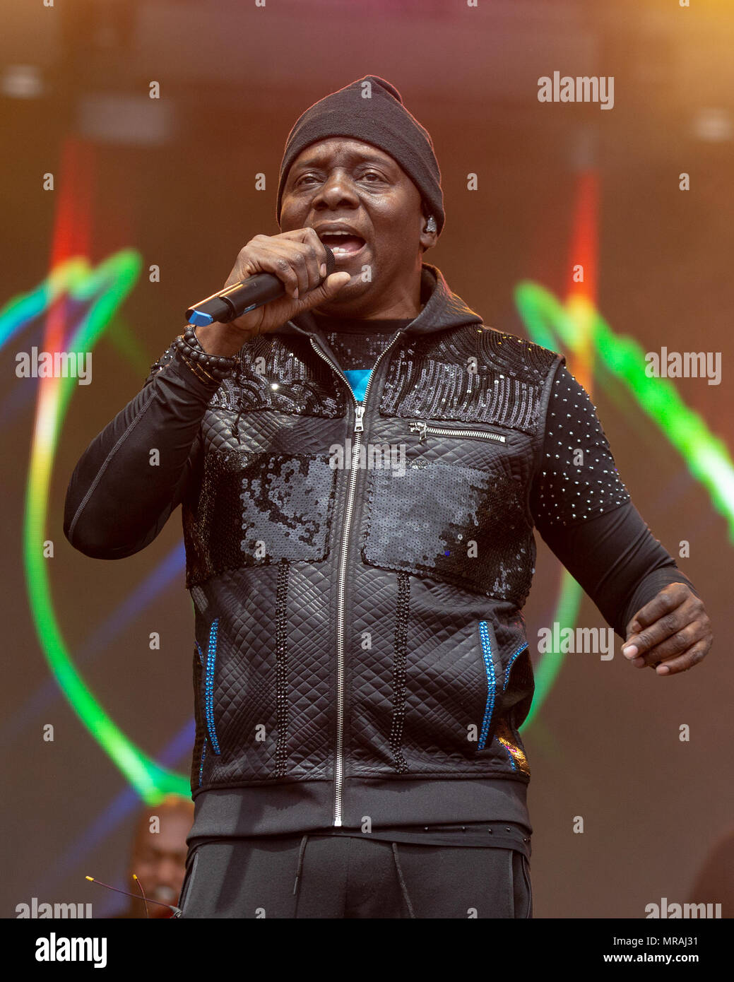 Philip bailey of earth hi-res stock photography and images - Alamy
