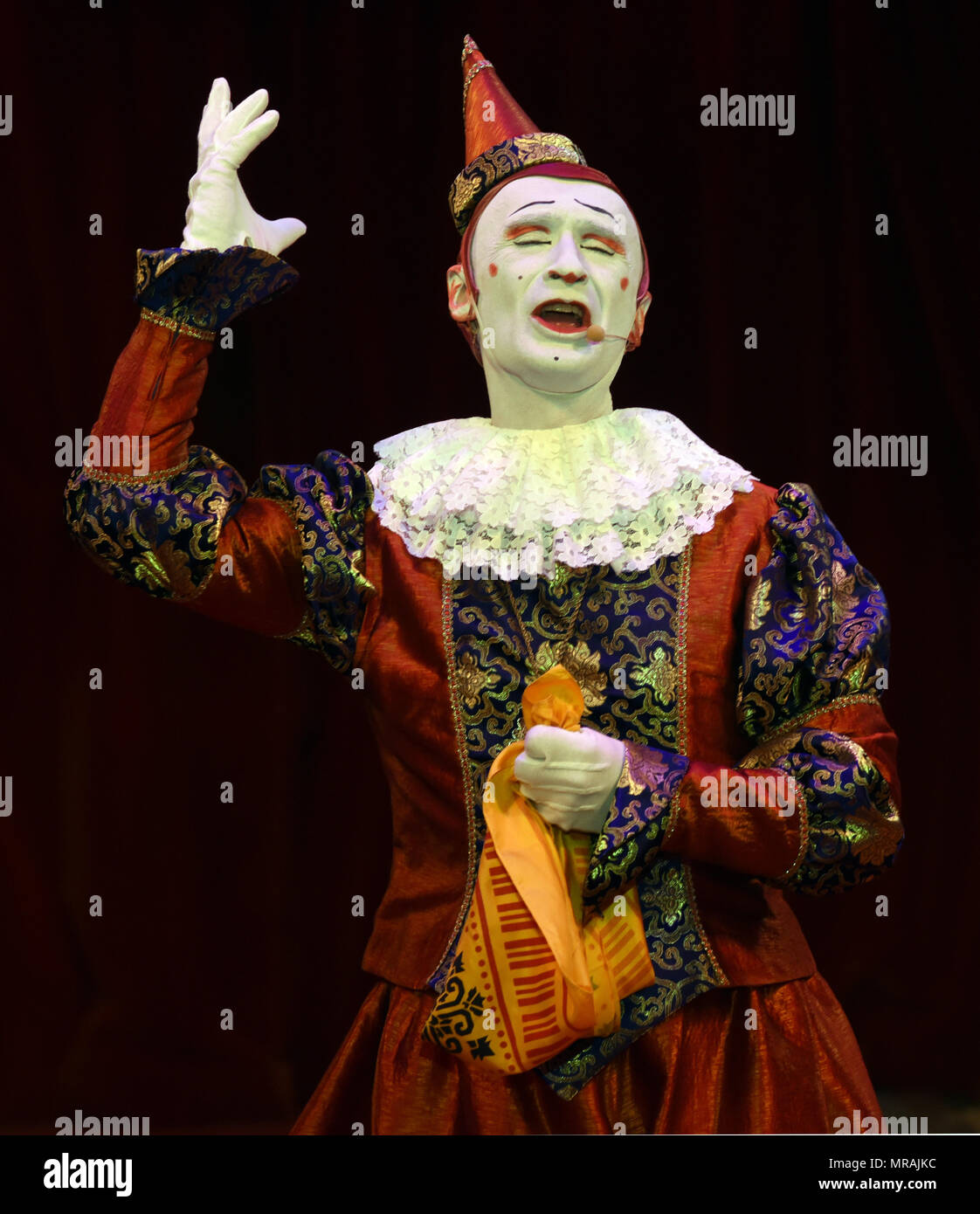 Gensi hi-res stock photography and images - Alamy