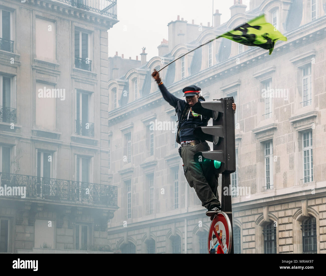 Riot paris hi-res stock photography and images - Alamy