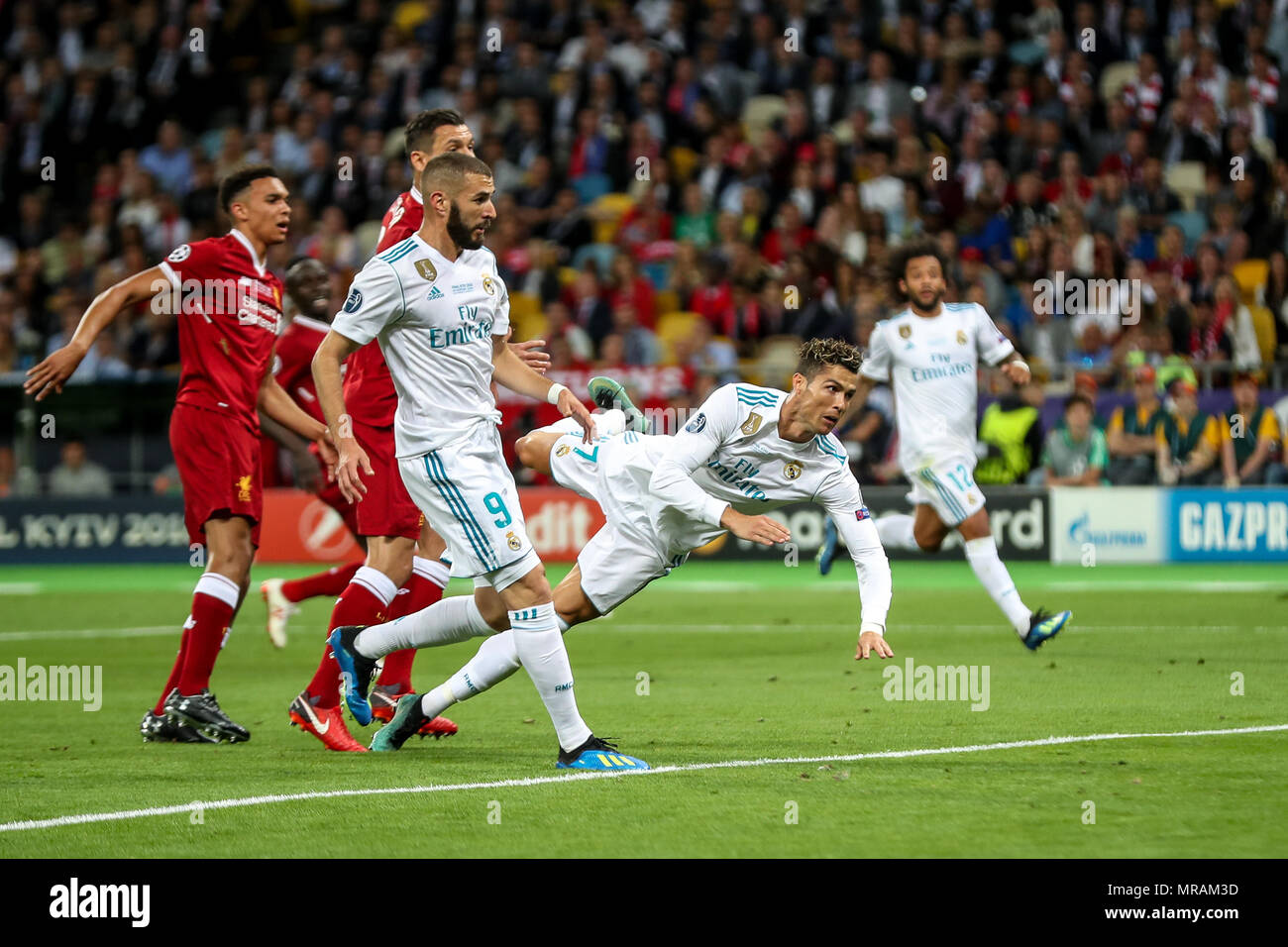 Loris karius champions league final hi-res stock photography and images ...