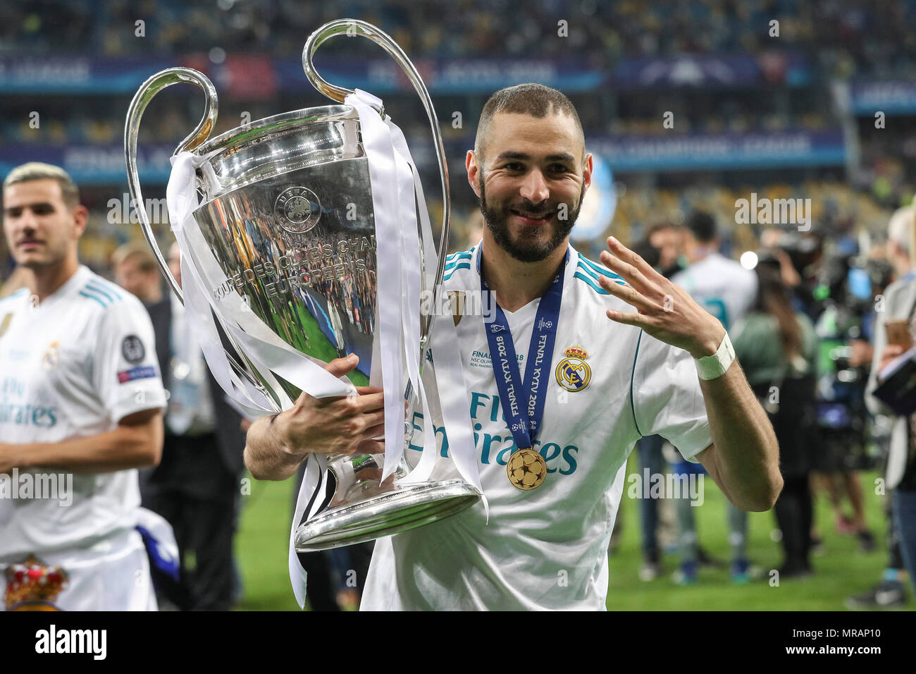 Benzema champions league final trophy hi-res stock photography and ...