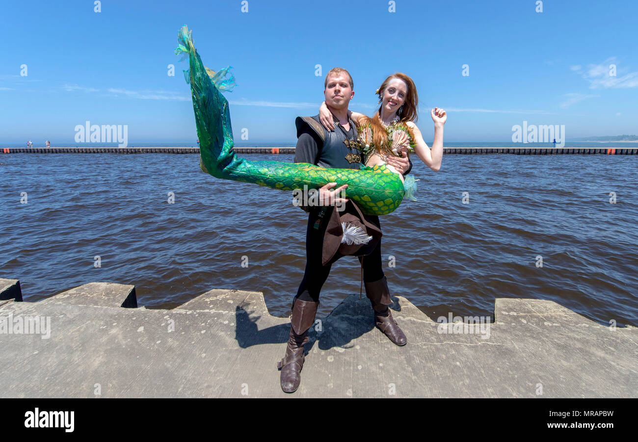 Gathering of mermaids hi-res stock photography and images - Alamy