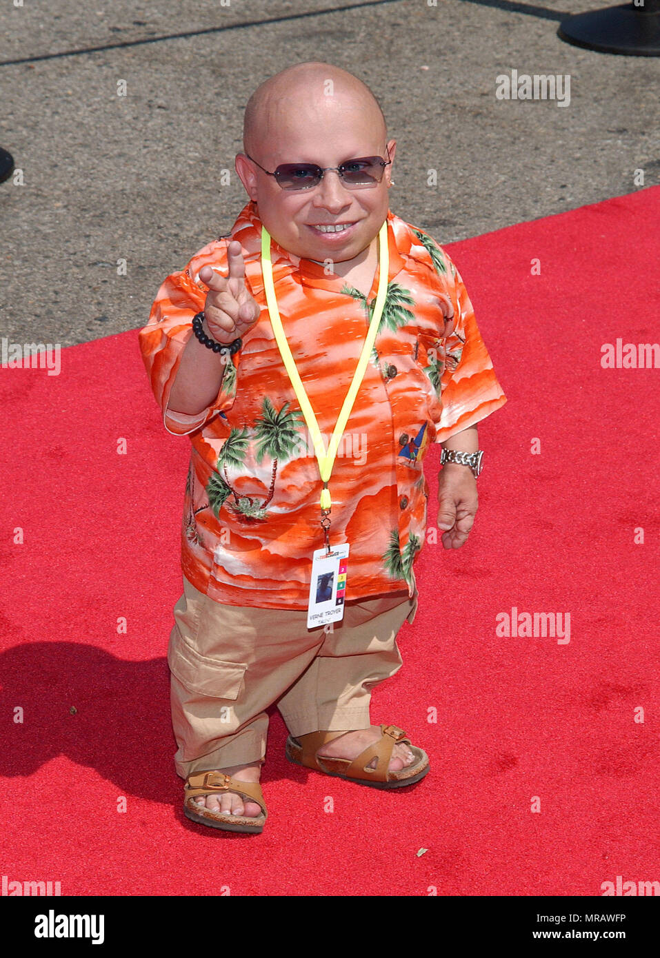 Verne Troyer - Mini Me -arrives at the Teen Choice Awards 2002 held at ...