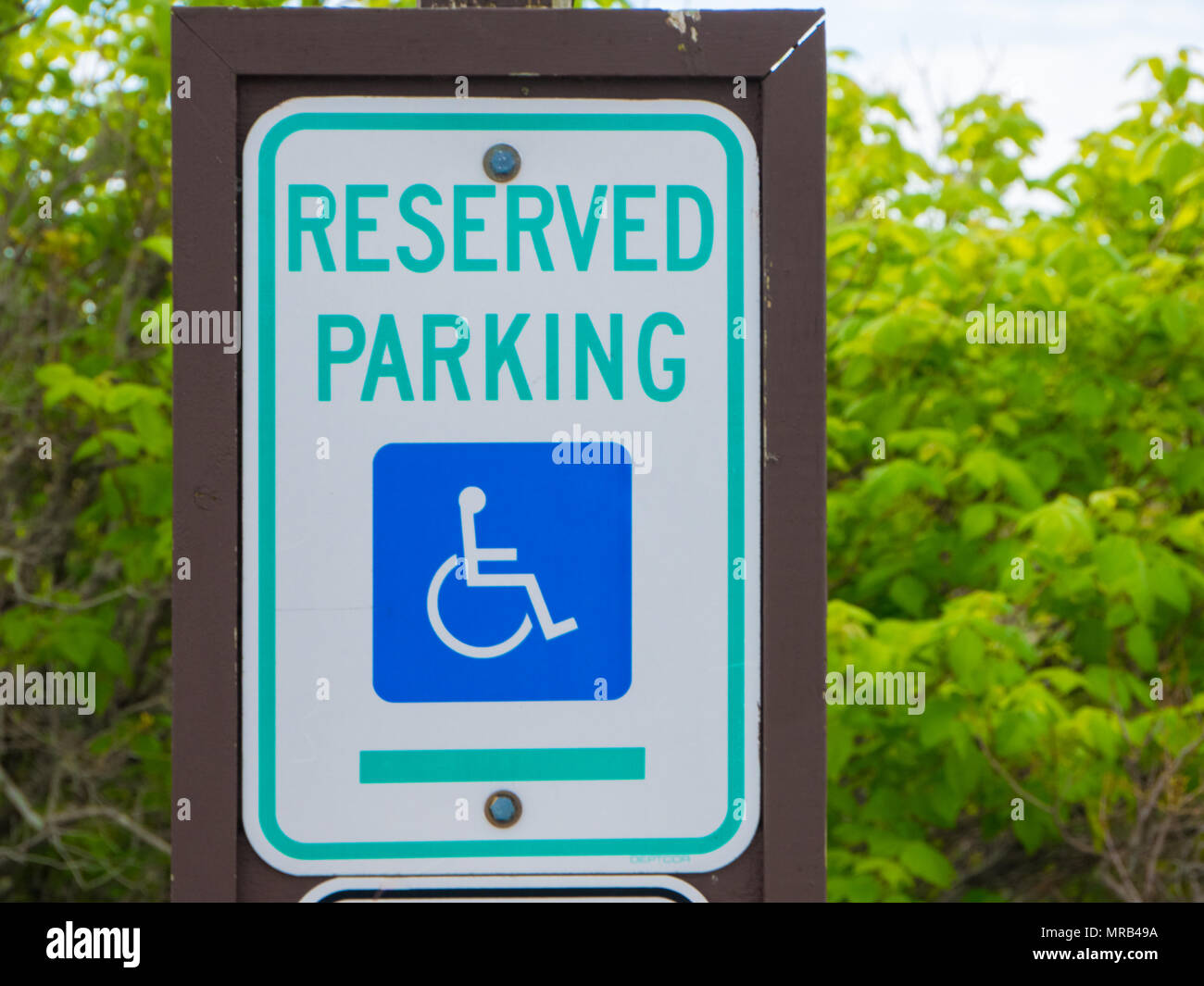 Pole sign disabled parking sign hi-res stock photography and images - Alamy