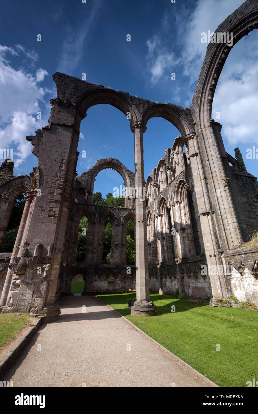 Gothic architecture interior hi-res stock photography and images - Alamy